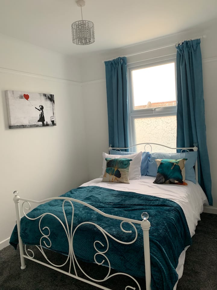 Tulip - Westcliff Apartments - Southend-on-Sea