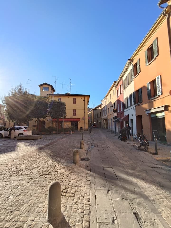 La Loggia-app. Privato In Centro - イモラ