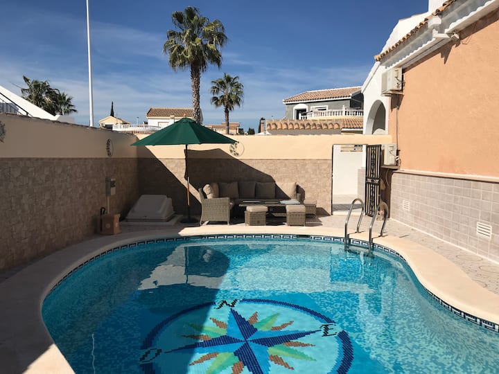 Private And Close To Facilities - Mazarrón