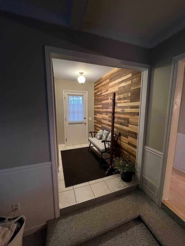 Charlevoix's Peaceful Getaway (In-town) - Charlevoix, MI