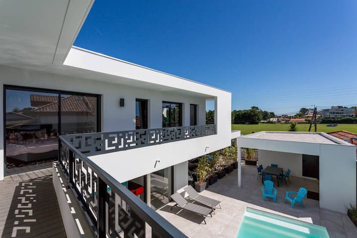 Villa Face Au Golf Avec Piscine, Plages à Pied - Biarritz