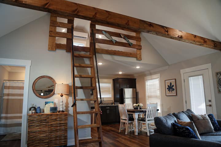 Cabin D By The Pond - King Bed - Swimming Pool - Alabama