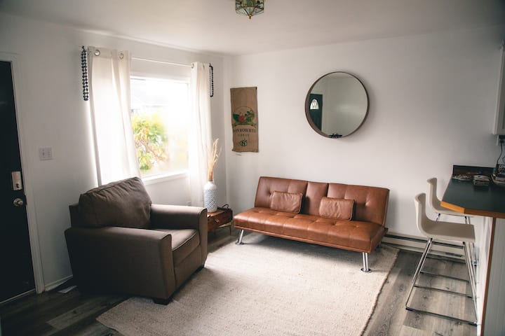 Affordable, Fun Beach Cottage - Seaside, OR