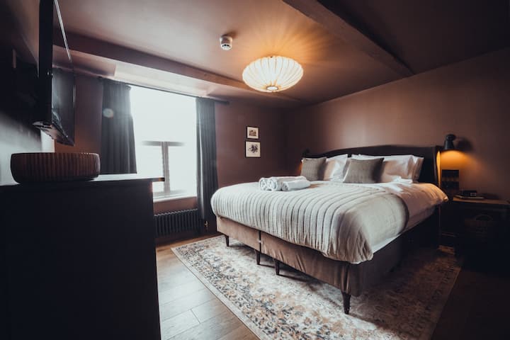 The Silk Rooms - Standard Double Room (2) - Knutsford