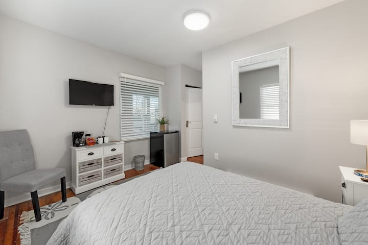 Studio*ideal Location*downtown - Jamestown, RI