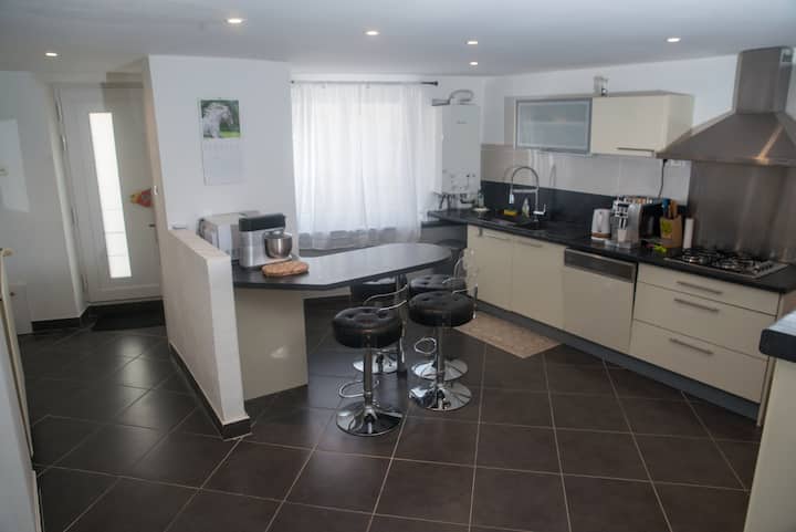 Maison De Ville Meublée 60m2 - Saint-Étienne