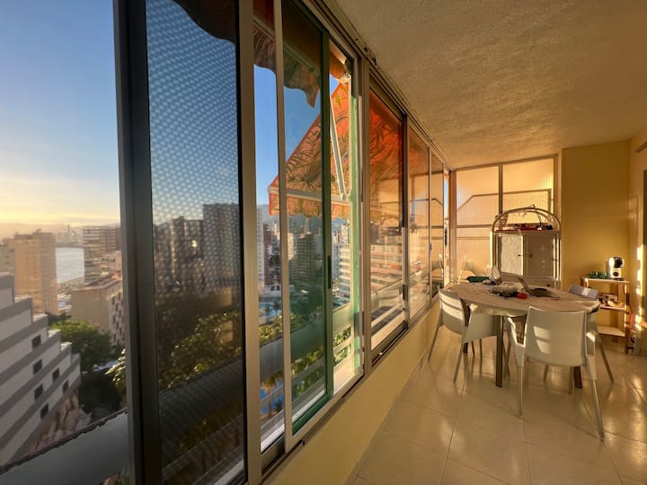 Large Room With Sea Views. - Benidorm