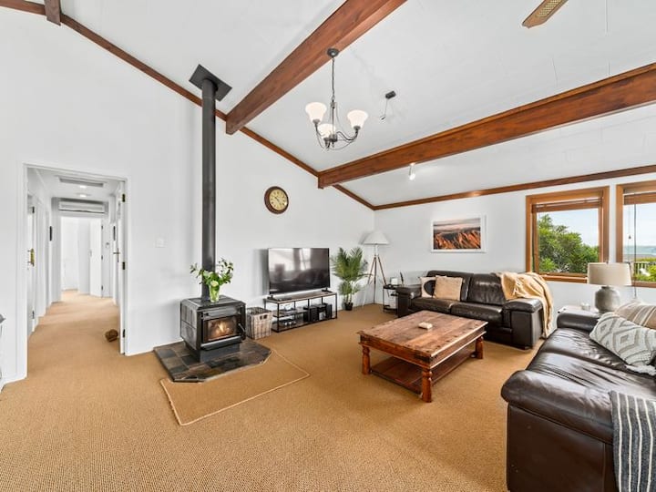 Family Lake House - Family And Group Retreat - Taupō