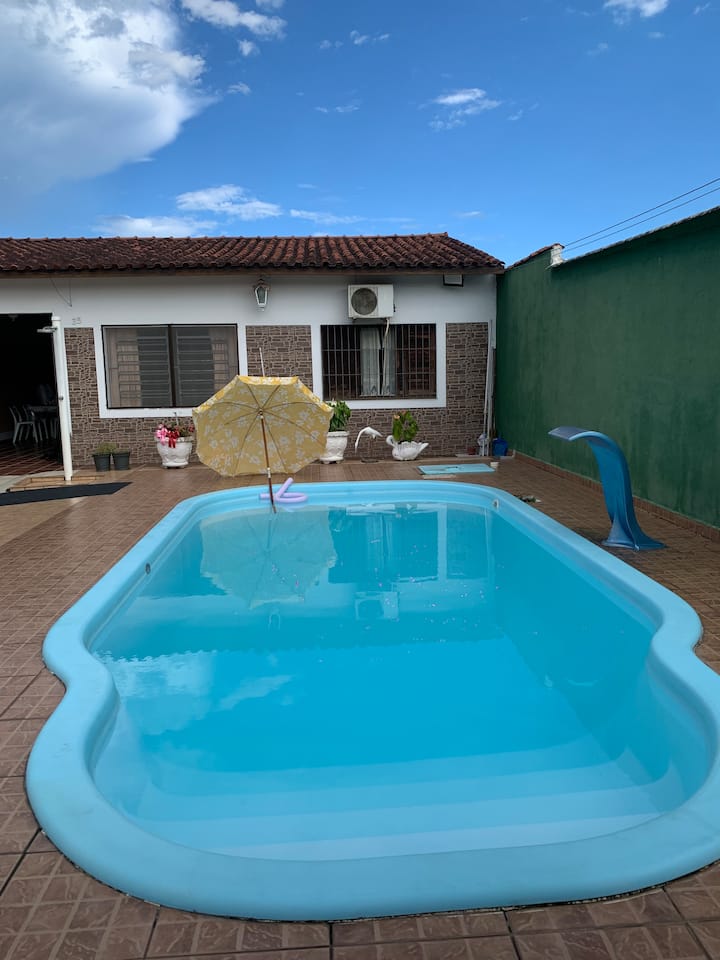 Casa Com Piscina A 600m Da Praia - Caraguatatuba