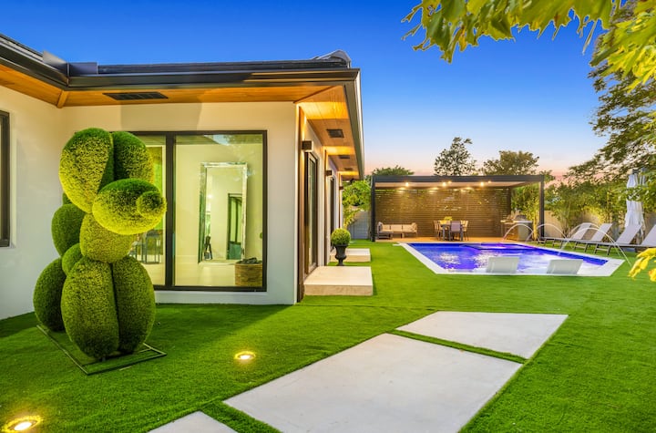 Ultra Luxury Villa In Brickell - Coral Gables, FL