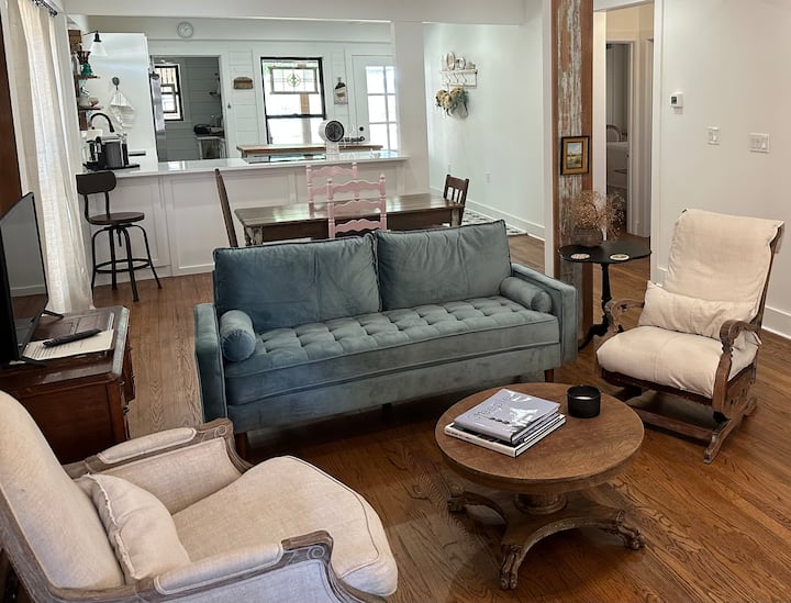 Rock House With Guest Cottage - Kerrville, TX