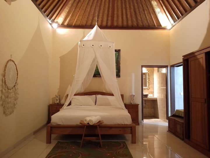 Peaceful Villa With Jungle View - Bali