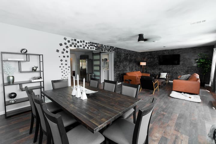 Artscape Experience With Hot Tub!  Wonderbox Labs - Albuquerque, NM