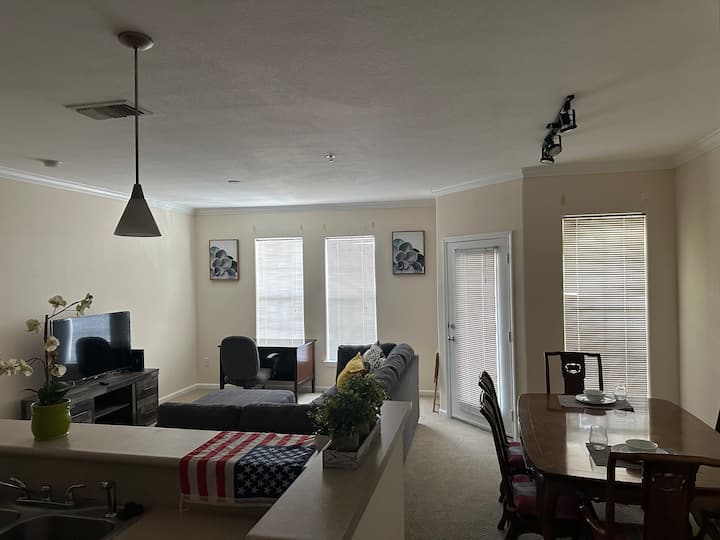 Cozy Condo Near Town Center - Jacksonville, FL
