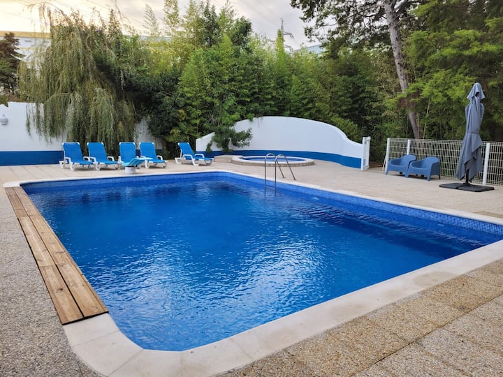Beautiful Private Villa Home - Setúbal