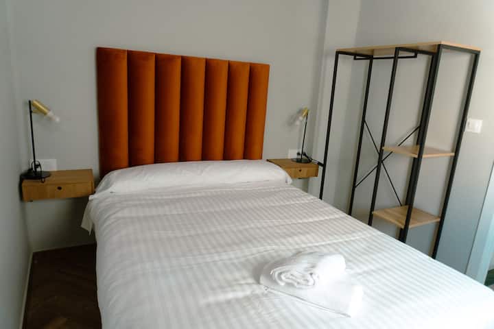 Hab. Privada. Baño Compartido - Sevilla