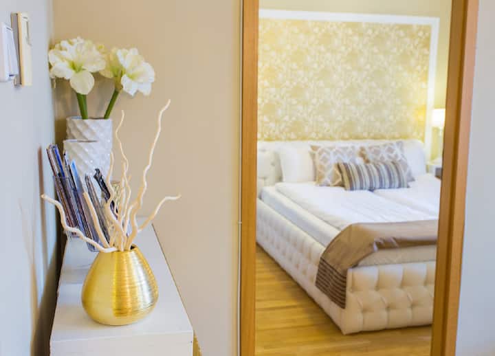 4* Apt In The City Centre,  A/c, Dishwasher - Budapest