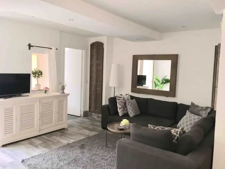 Cannes Centre, Old Town, 4-5 Pers. 2 Bedroom - 