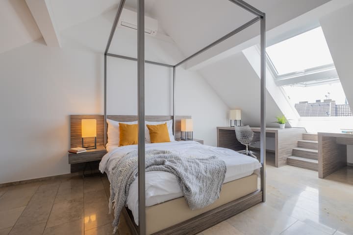 Luxuriös Und Stilvoll Wohnen Im Herzen Düsseldorfs - Düsseldorf