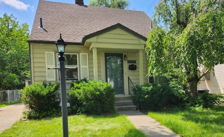 Dearborn House - Dearborn, MI