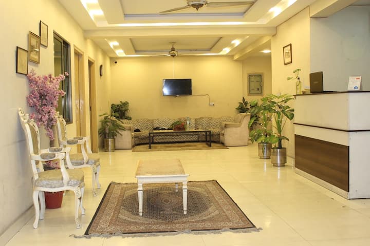 Budget Hotel And Also For Groups - 라호르
