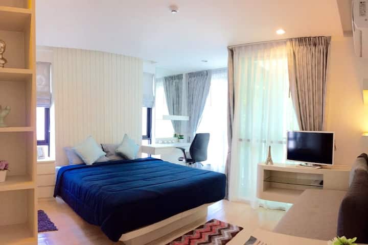 Private Studio Rooftop Swimming Pool Pattaya - Pattaya City