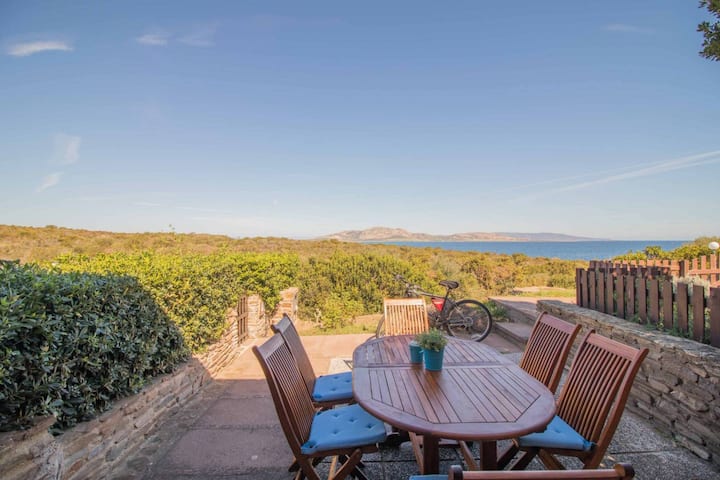 Seaside House With Stunning Views And Garden - Stintino