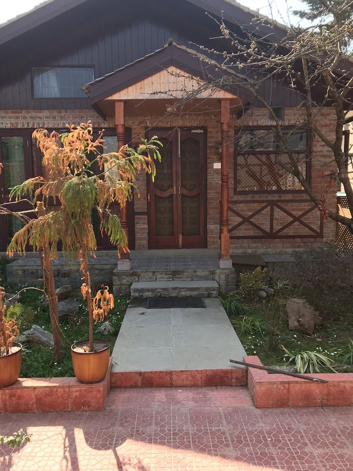 Kohsaar Cottage 2 Double Bedrooms With 1 Big Bath. - Srinagar