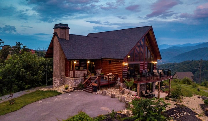 Cloud 9 Lodge -Vacation Destination - Cabins for Rent in Gatlinburg ...