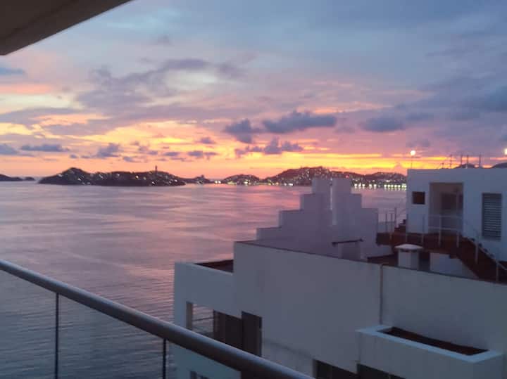 Frente Al Mar En Playa Icacos · Vista Espectacular - Acapulco