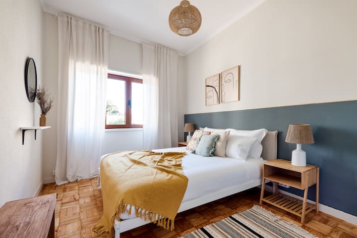 Trendy And Spacious 3br Family Home W/ Balcony - Porto