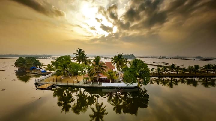 Island Villa - Kadamakkudy - Kochi, India