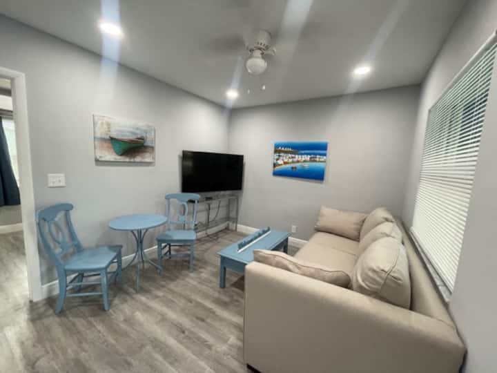 Bbq Grill | 5 Min Walk-beach | Surf | Snorkel - Riviera Beach, FL