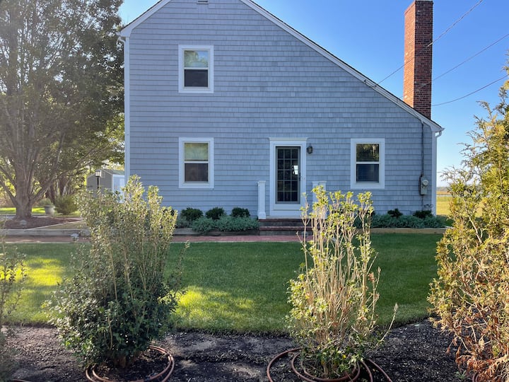 Hamptons Water View Beach House - Amagansett, NY