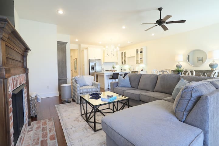 The Sadie, 3br Townhome By Velvetditchvillas - Oxford, MS