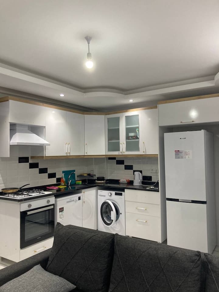 Flat In The Center - Turkey