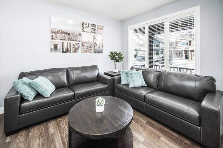 Executive Home & Garage & Ac! Ev Charger - Alberta
