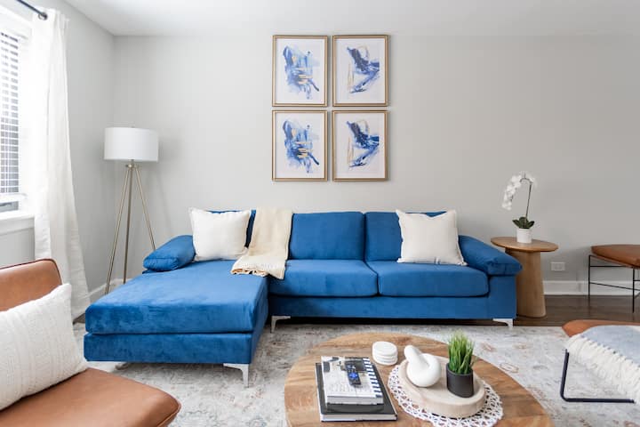 Lakeside Spacious Serenity:1br|1ba Near Loyolapark - Skokie, IL