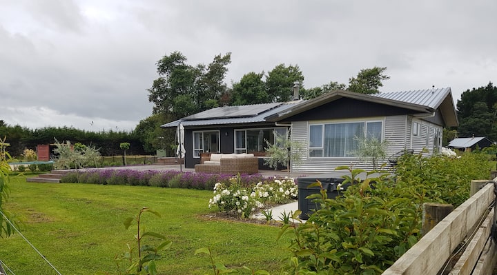 Opaki Lifestyle - 2 Bedroom Private Suite - Masterton