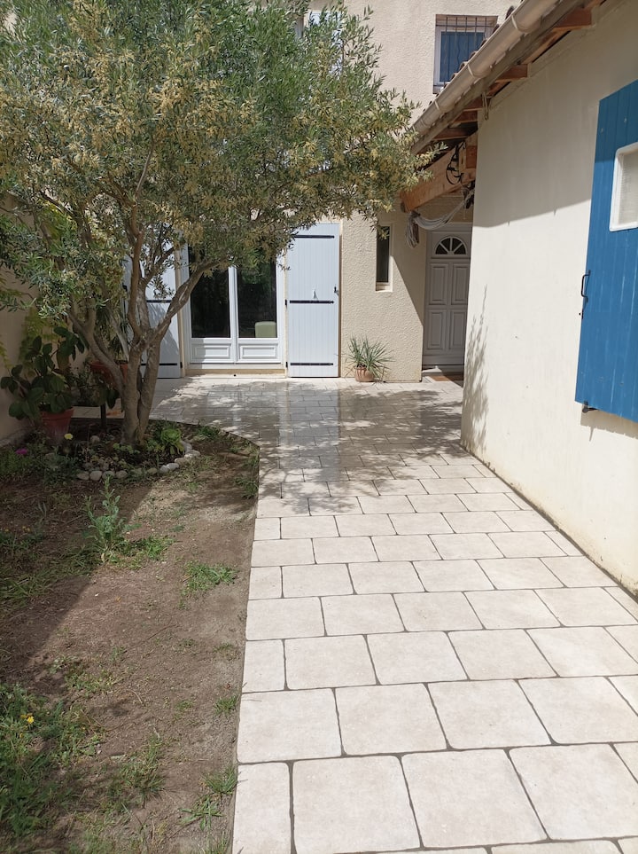 Maison 2 Extérieurs Et Un Chat ! - Mèze