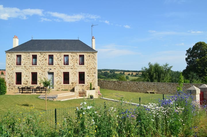 Gîte La Dortière, Magnifique Maison De Maître - Les Epesses