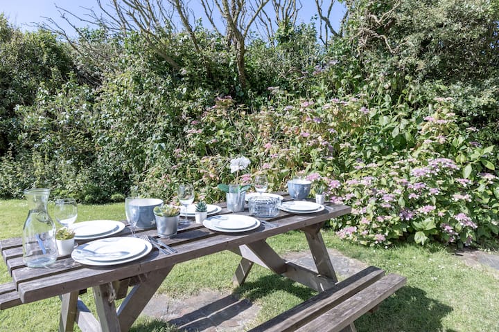 Hope Cove Holiday Cottage - Bantham Beach