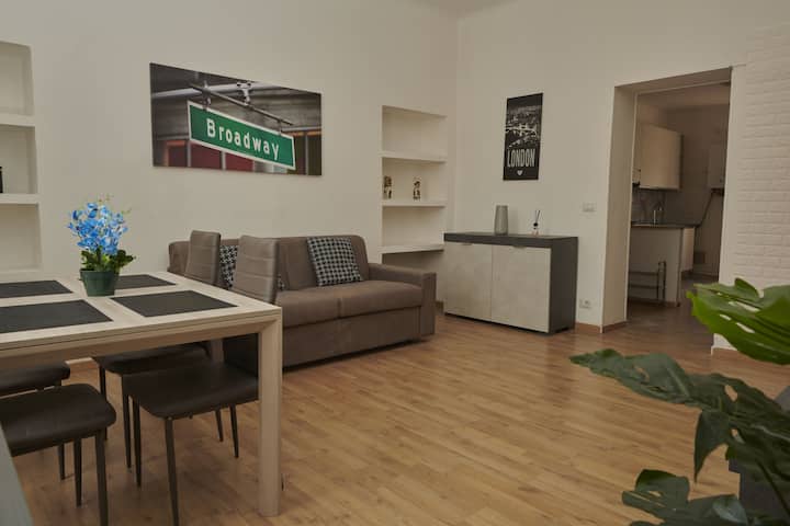 Grande Appartamento 90 Mq - Brera - Milan