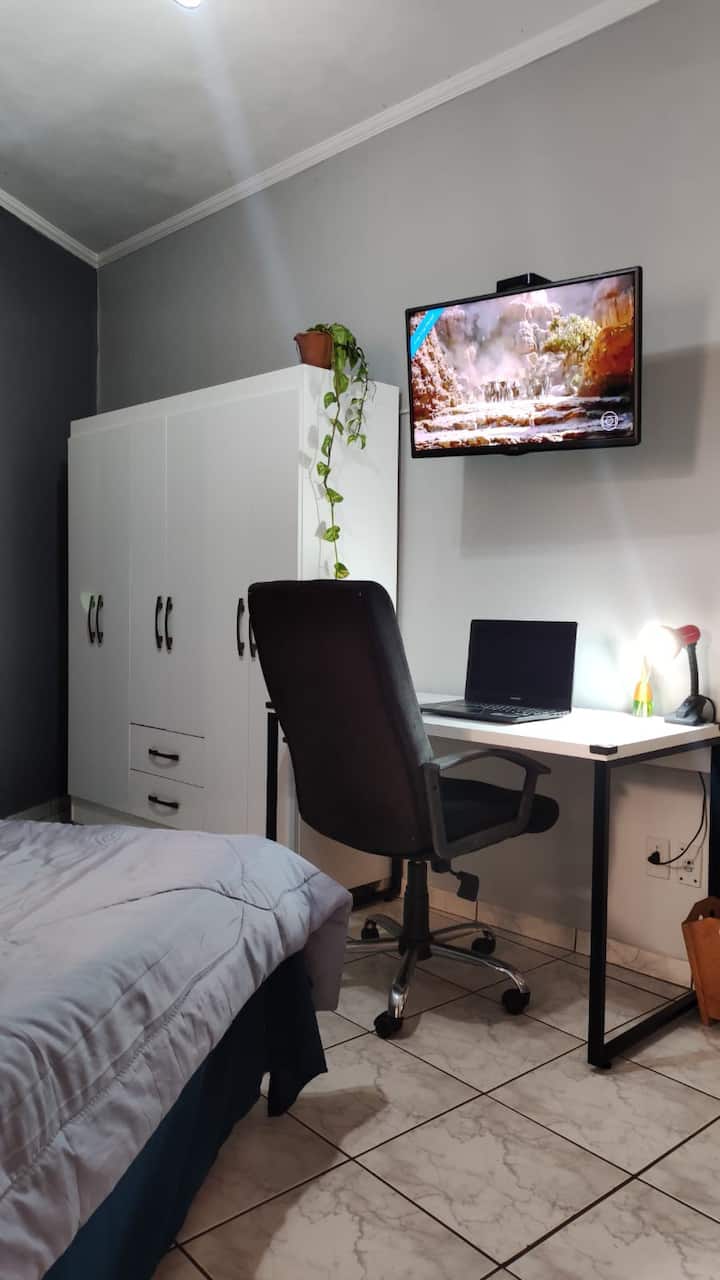 Casa Para Estudantes A 3 Minutos Da Usp - Barato - São Carlos