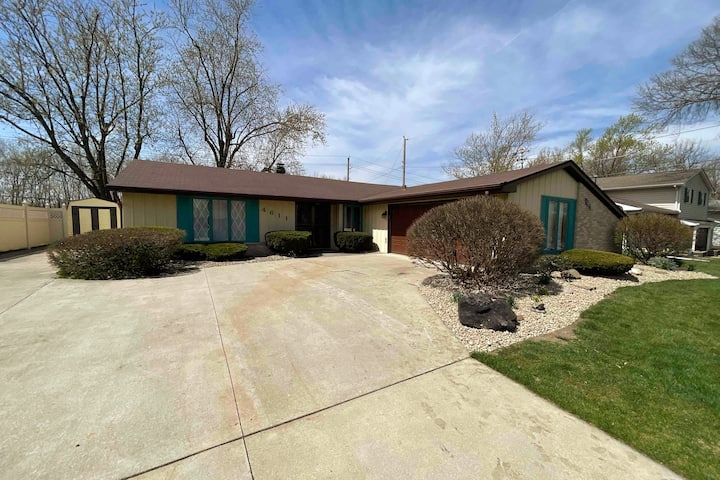 Sweet Maple! Ranch House Sleeps 6+ 46835, Rad - New Haven, IN