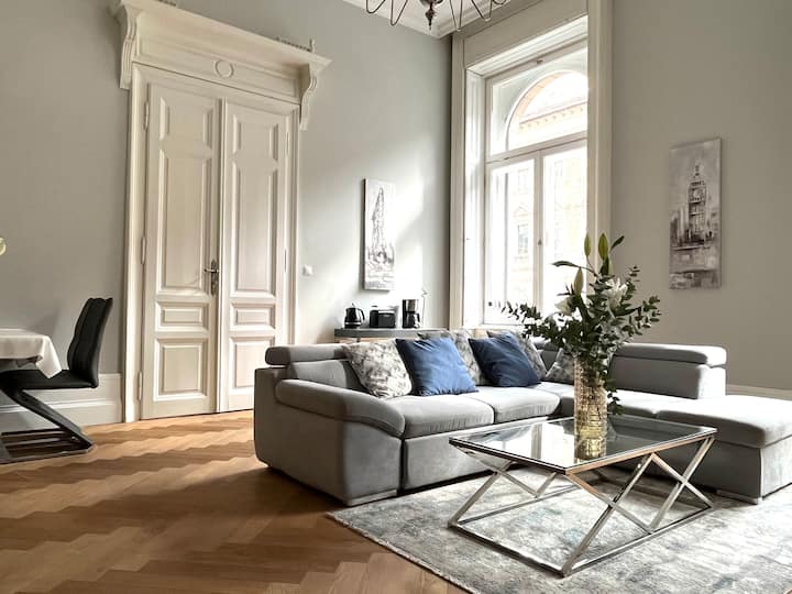 Unique Double Comfort Apt 2bdr, Great Location - Budapest