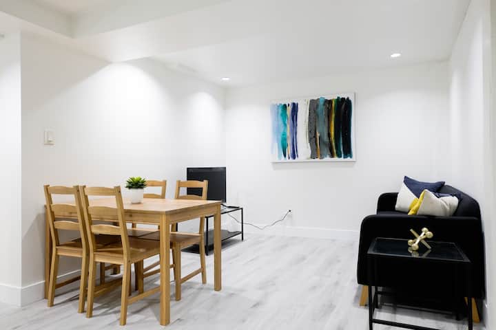 Cozy 2br Suite| Near Skytrain, Bus,brentwood & Sfu - Port Moody
