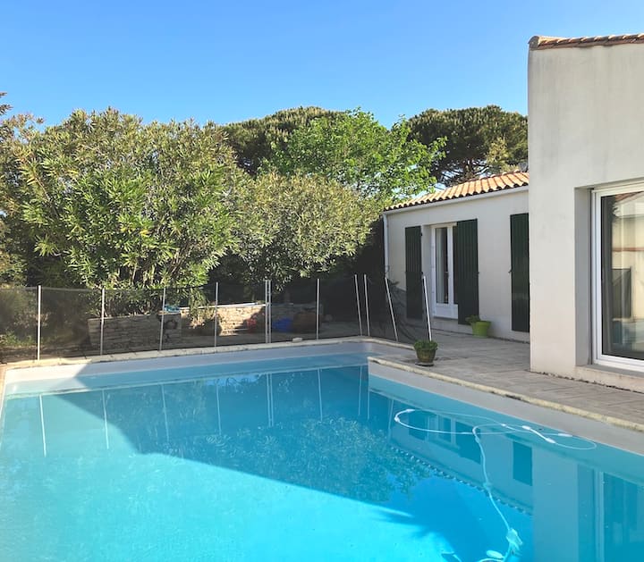 Maison Avec Piscine Et Jardin - La Flotte