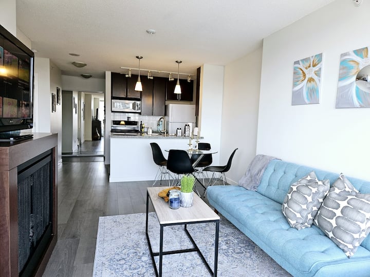 Cozy 1br Downtown Unit, Free Parking/gym - Vancouver