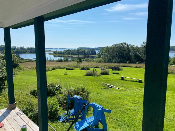 Relax By The Ocean-the Farmhouse At Rum Watch Hill - Lunenburg